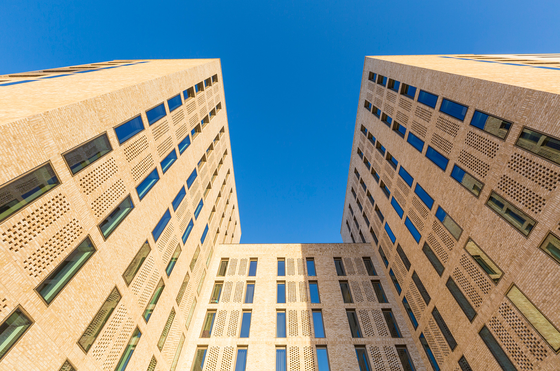 IIS/AKU-ISMC Graduate Conference: Challenges in Muslim Societies